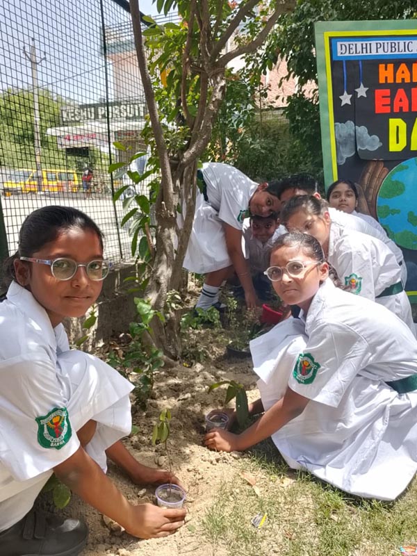 Plantation Drive 2025-26 – Delhi Public School, Barra Kanpur